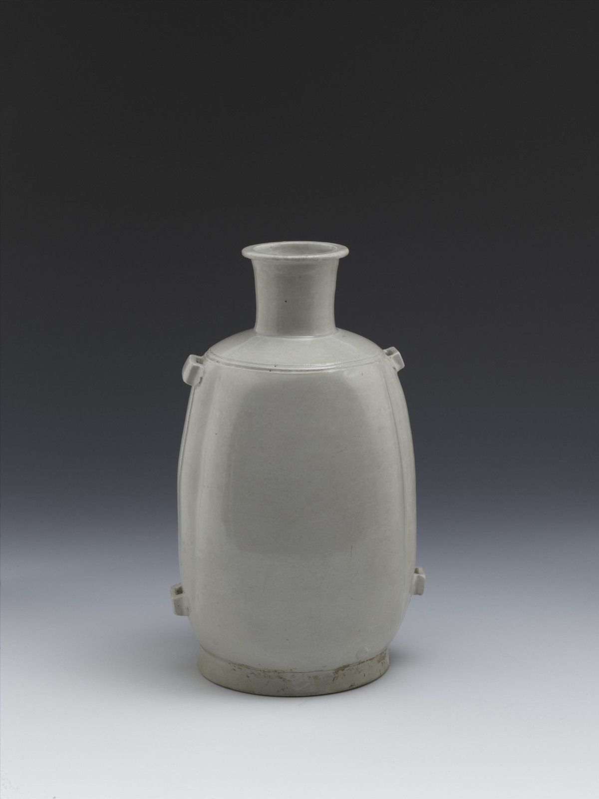 White-glazed Pot with Handles and Stringing Holes, Xing ware, Five ...
