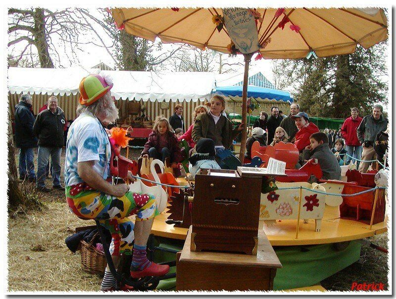 Le Clown à la barbe fleurie et son manège à pédales ! - Le JardinOscope ...