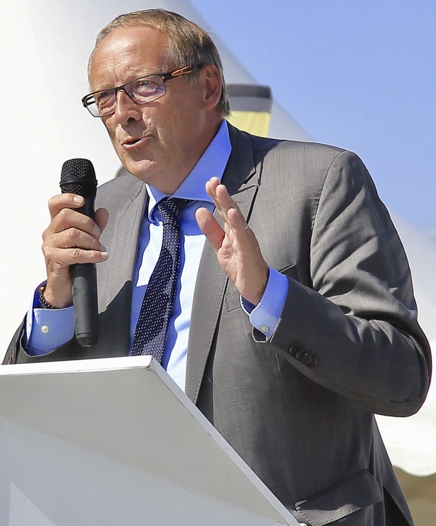 LÉGISLATIVES : QUATRE EXTRÊMES DONT UN PARACHUTÉ LILLOIS FACE A JEAN ...