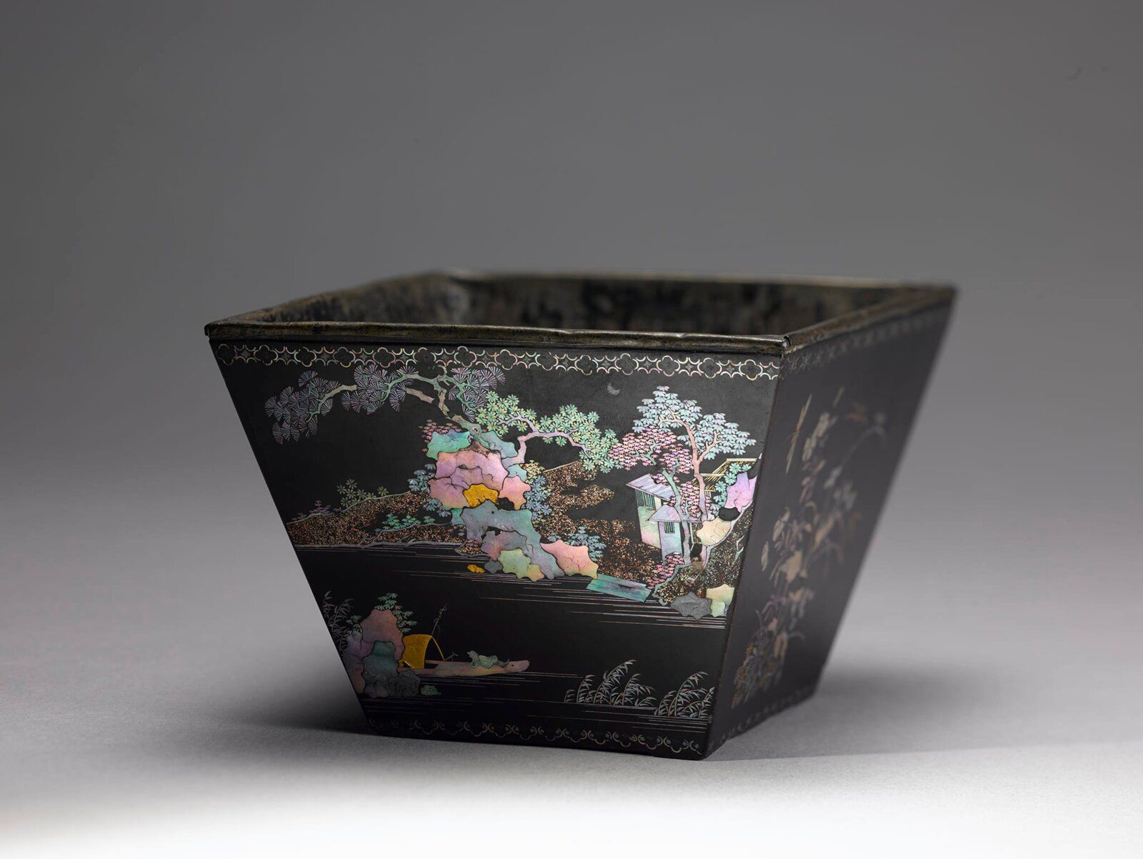 Square Dou (Measure of Grain) with Landscape, Early Qing dynasty (17th ...