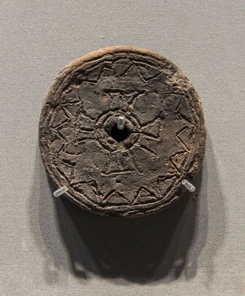 Pottery Spinning Wheel, Hemudu Culture (5000-3000 BC) - Alain.R.Truong