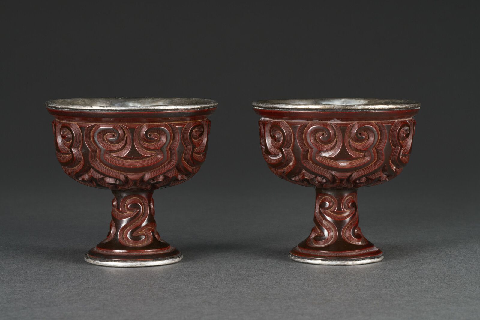 A pair of tixi lacquer stem cups, Ming-Early Qing dynasty, 16th-17th century - Alain.R.Truong