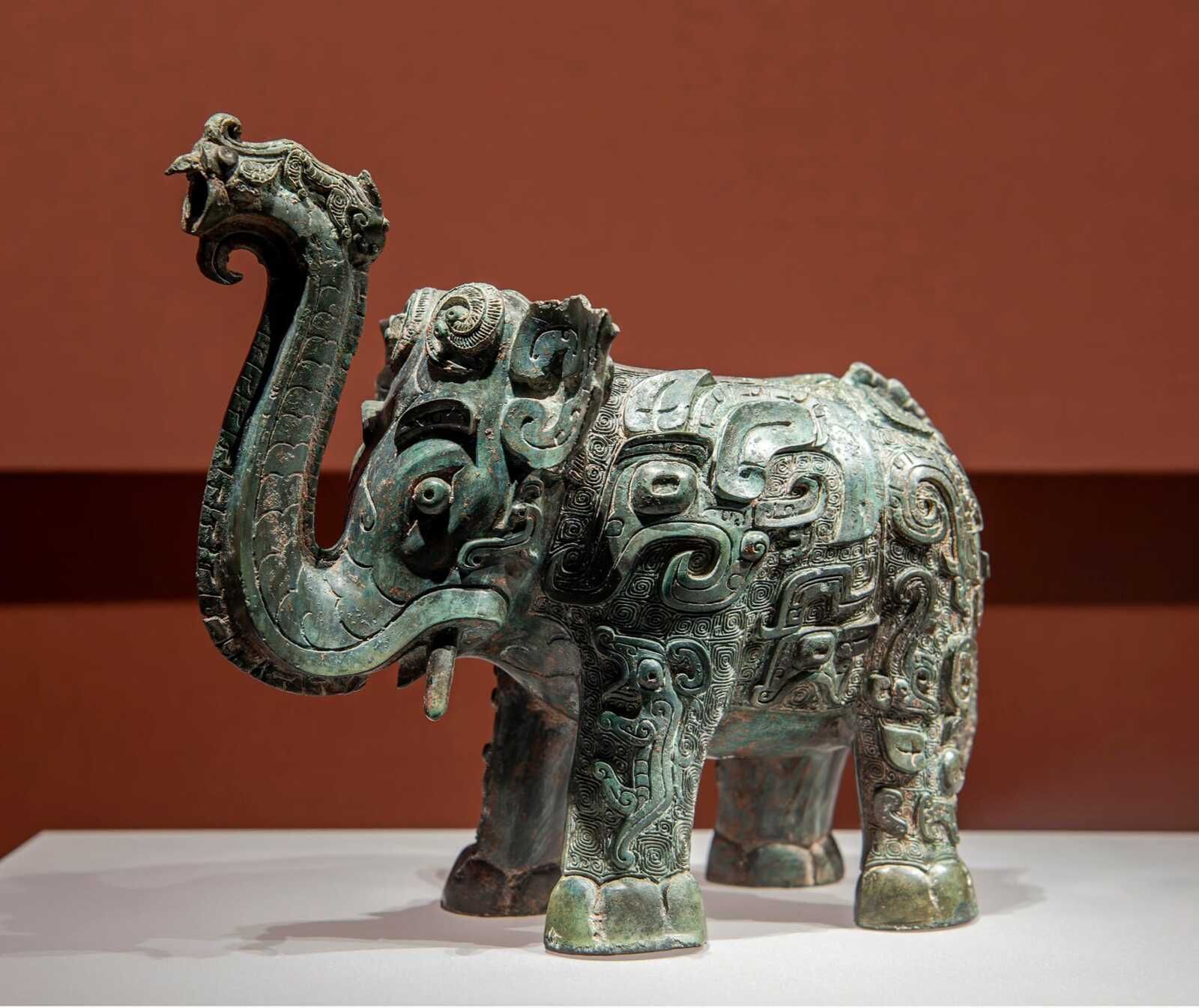 Bronze Zun elephant-shaped wine vessel, Shang dynasty, 17th-11th ...