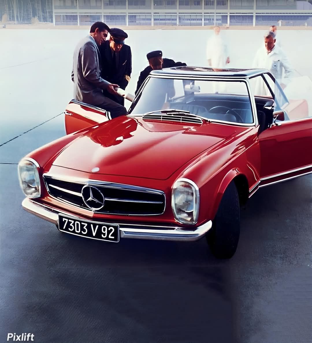 Paul Bracq et la Mercedes-Benz 230SL Pagoda - Alain.R.Truong