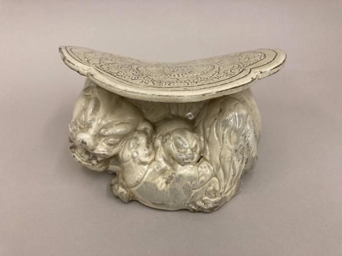 Cizhou Pillow with Lioness and Cubs, Southern Song dynasty (1127–1279 ...