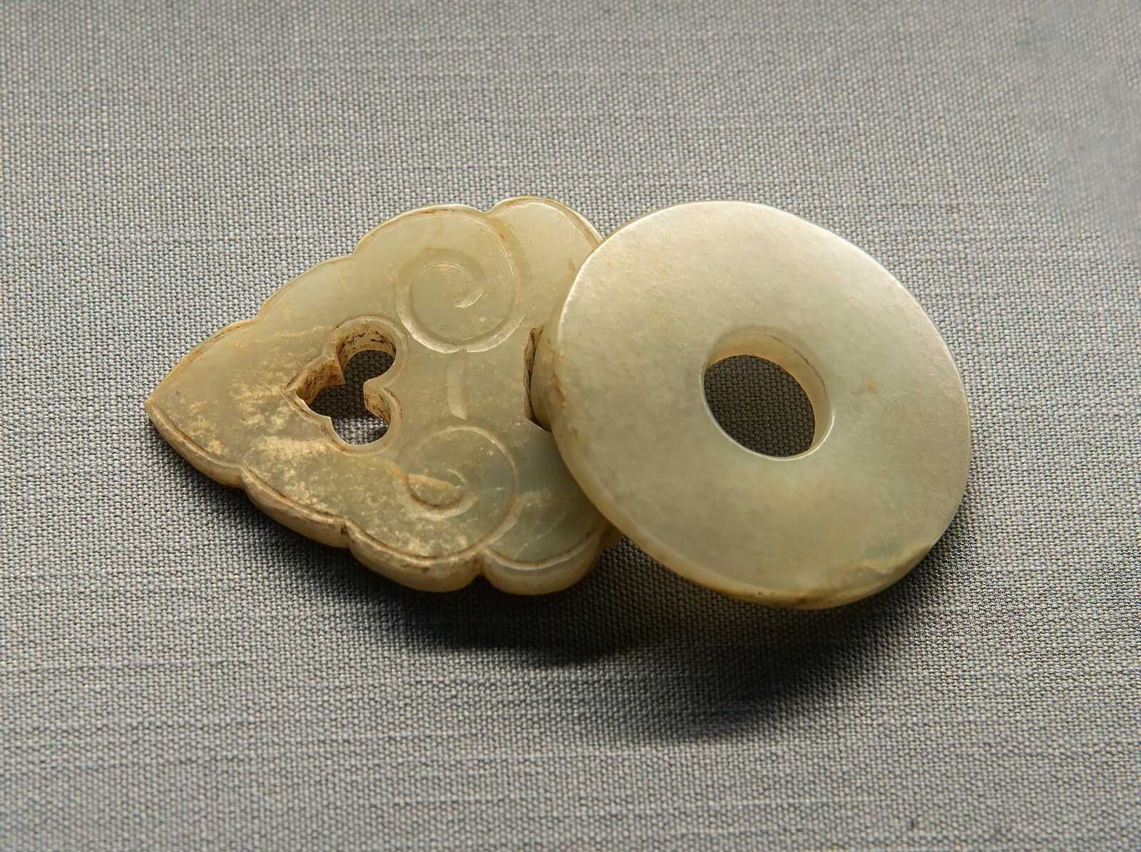 Yunbi Linking Jade Ornament, Southern Song Dynasty, 13th century ...